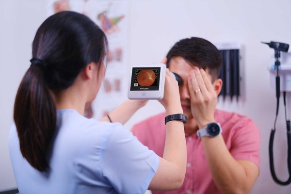Handheld Technology from Baxter Makes Diabetic Retinopathy Screening ...