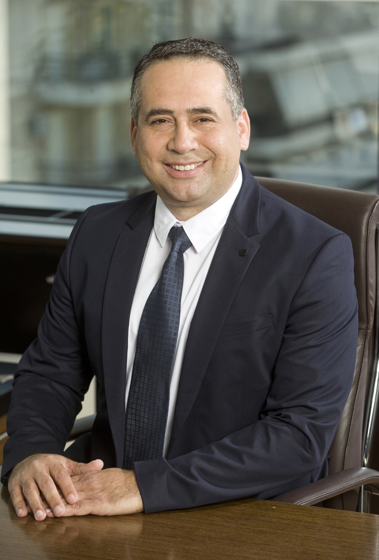 "로슈, 한국사회에서 신뢰받는 파트너 될 것" 에잣 아젬 대표 선임