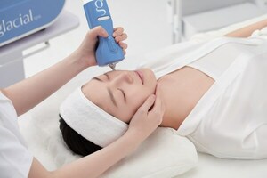 酷雪glacial spa斩获"追光大赏"年度美白设备杰出表现大奖